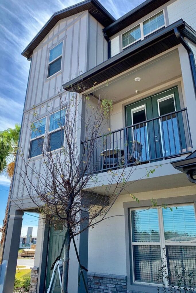 20 Trendy Exterior Paint Colors for Florida Homes (2026 Guide)