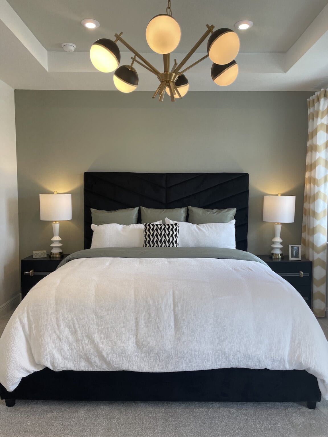 15 Layered Bedding Ideas for Your Master Bedroom (2026)