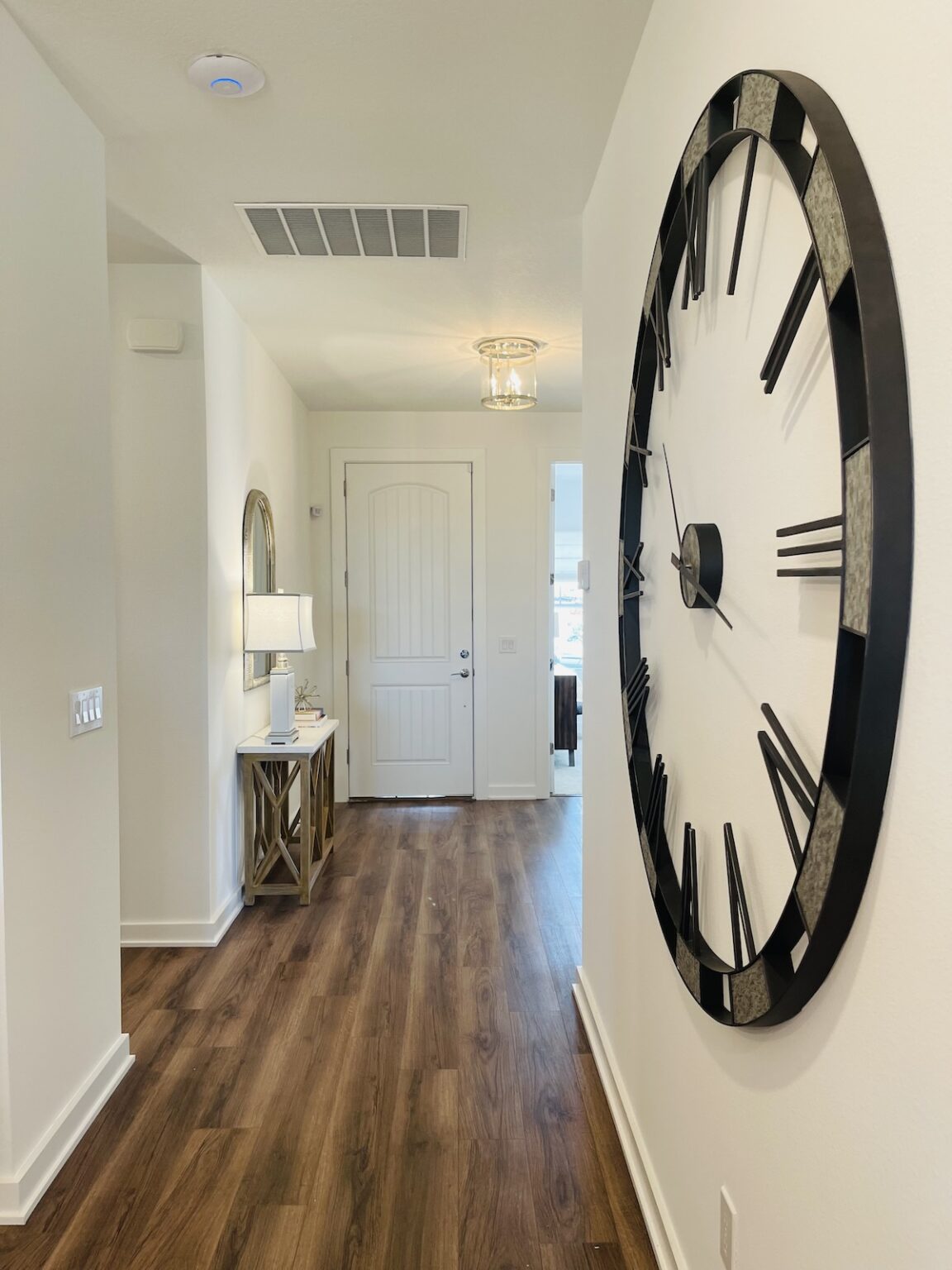 10 Modern Entryway Accent Walls that Create a Welcoming Atmosphere