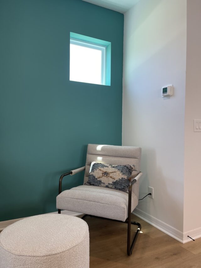 How to Style Accent Chairs in Your Living Room | Florida Homes and Living