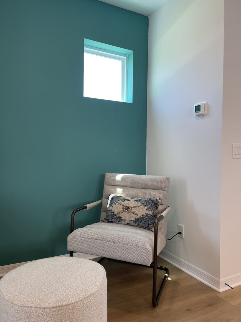 How to Style Accent Chairs in Your Living Room | Florida Homes and Living
