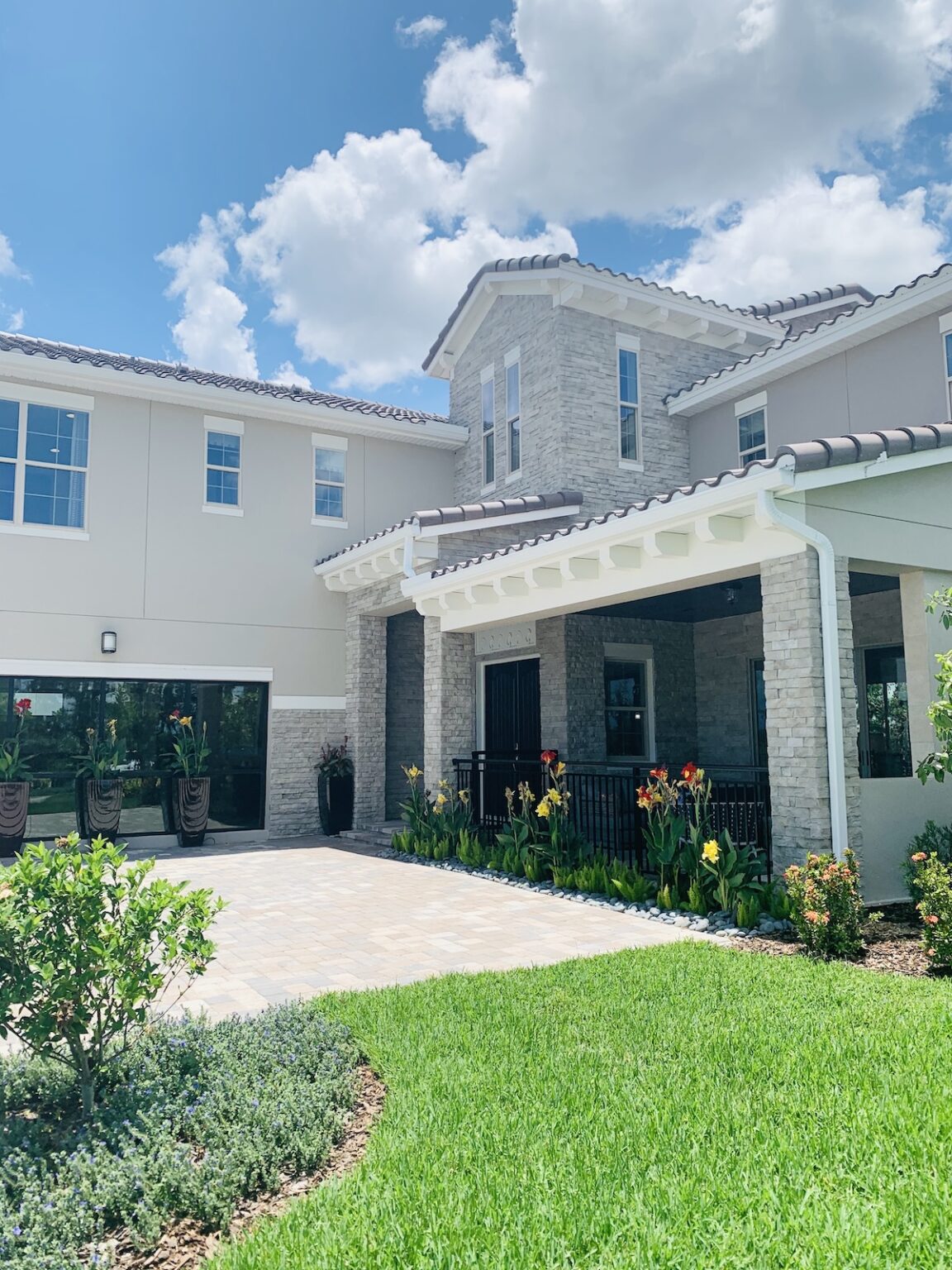 15 Florida Home Exterior Ideas to Wow Your Neighbors