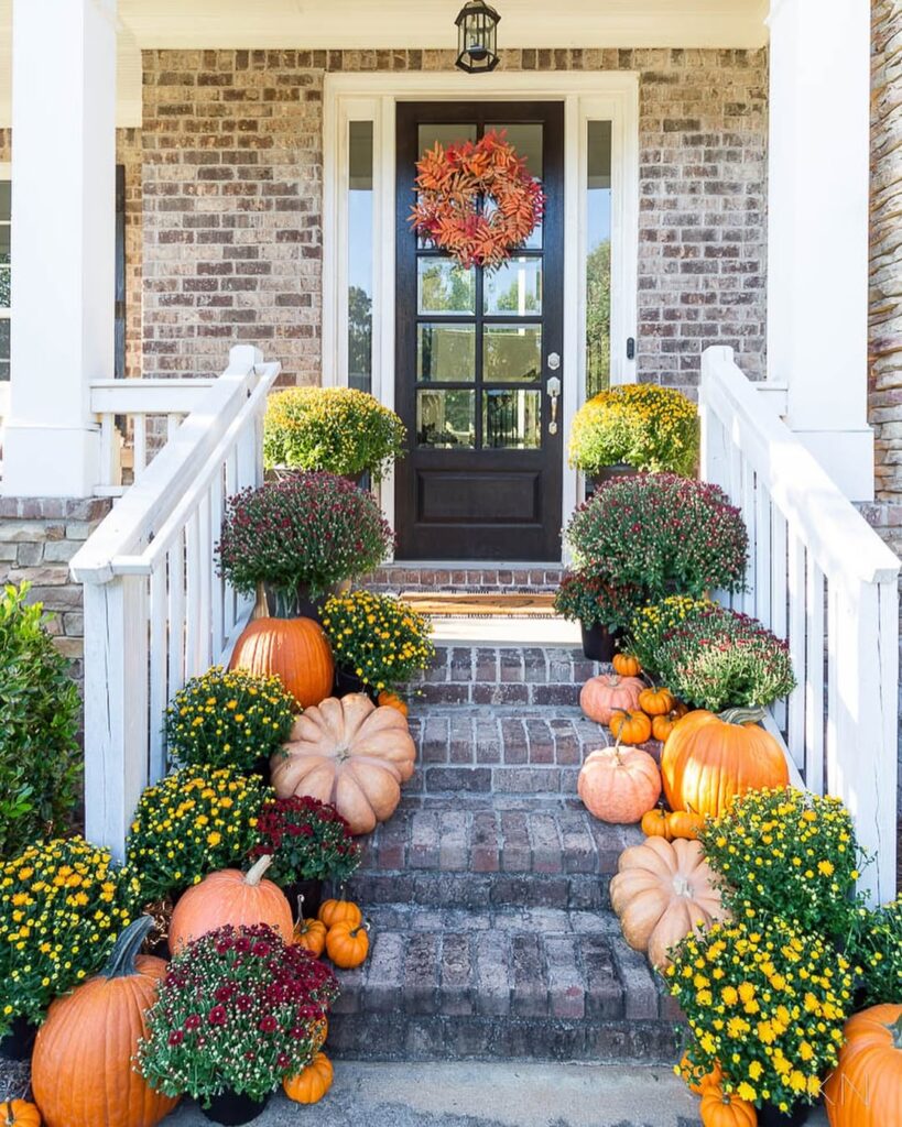 17 Cozy Front Porch Ideas for Fall