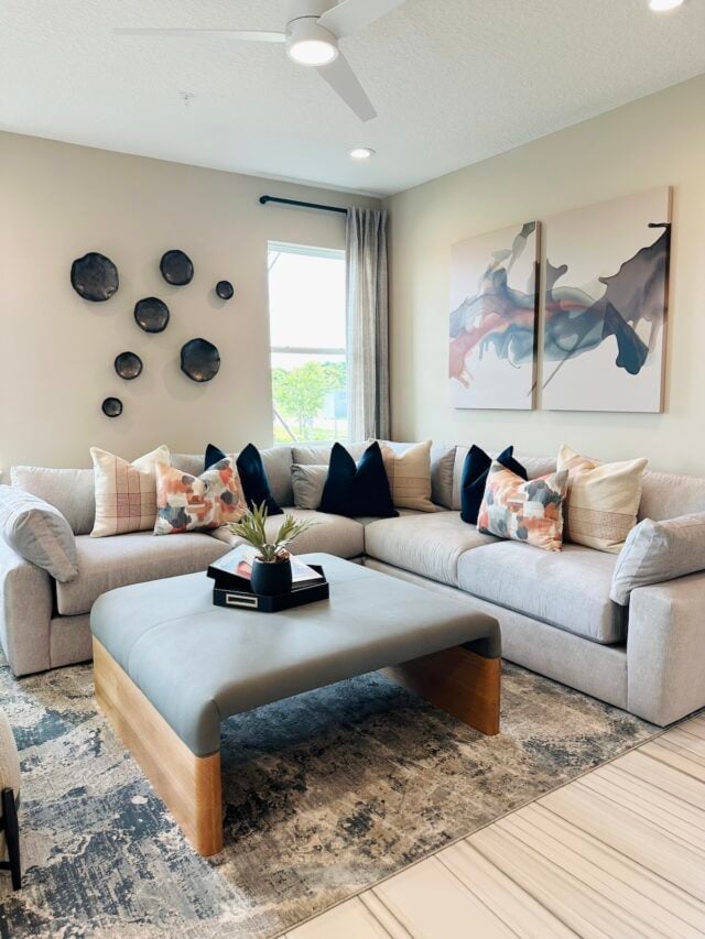 10 Modern Living Room Designs for a Stunning Gathering Space